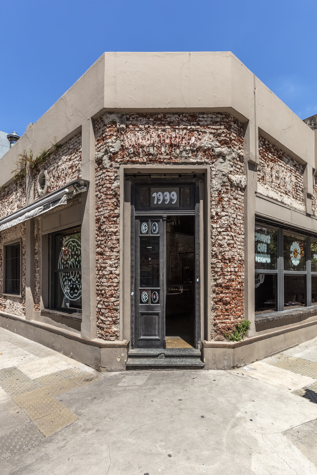 Eme Carranza | Donut Therapy